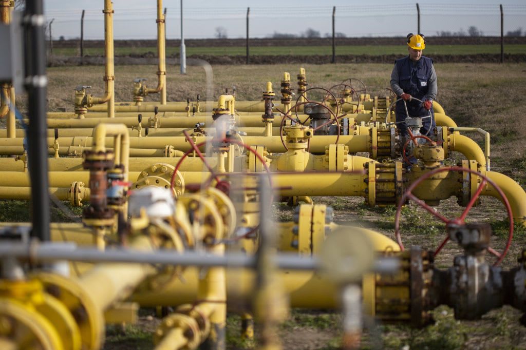 EU considers tighter rules to block Russian gas after 2027 ban ...