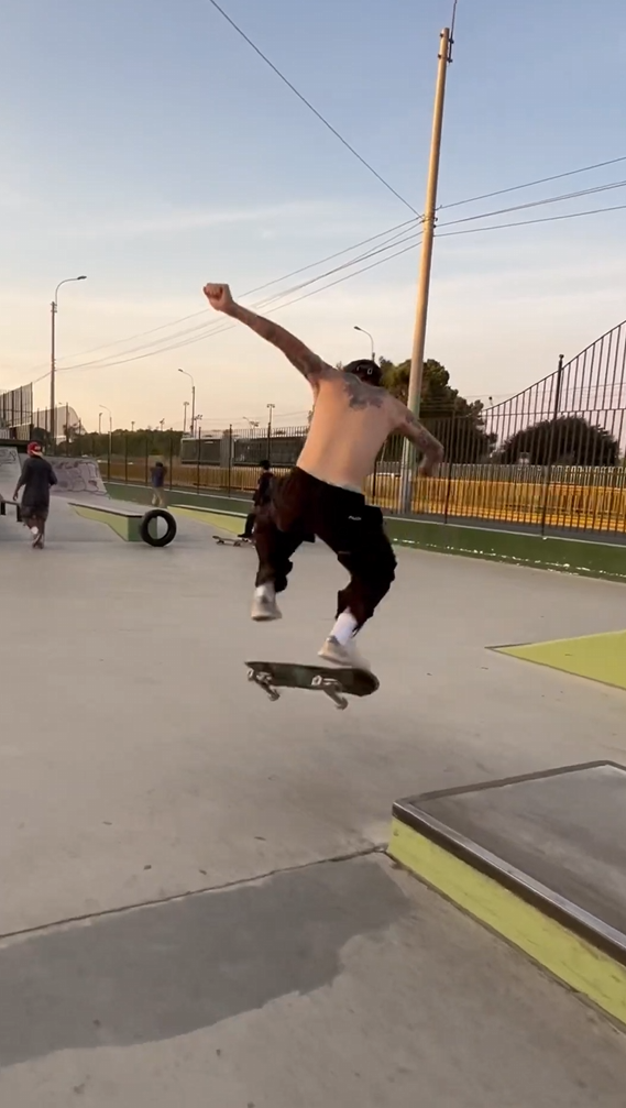 Do a Kickflip Street Moment