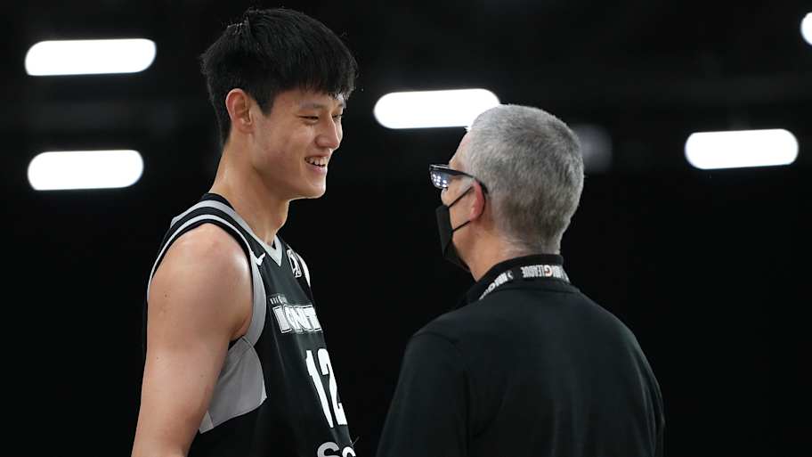 Fanbo Zeng Eyes Strong Preseason Debut with Brooklyn Nets in China