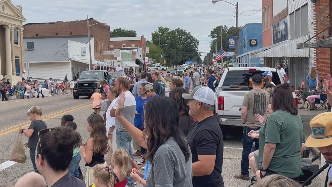 Hundreds line Rector Main Street to celebrate Labor Day