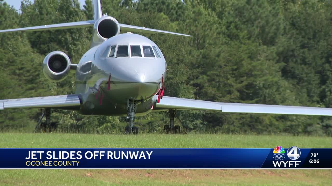 Private jet headed to Clemson-LSU game slips off runway
