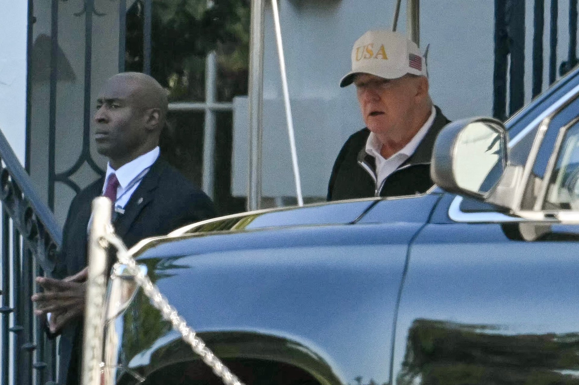 Donald Trump quashes death rumours with golf outing