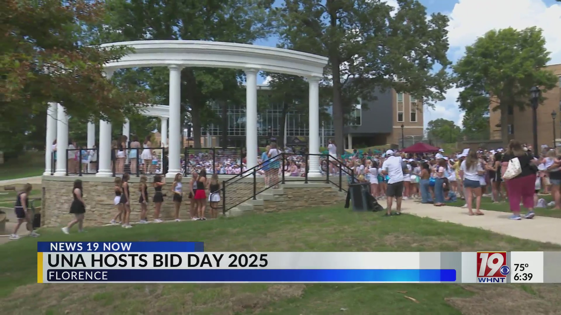 Hundreds of Women 'Run' Home to Their New Chapter; UNA Hosts Bid Day ...