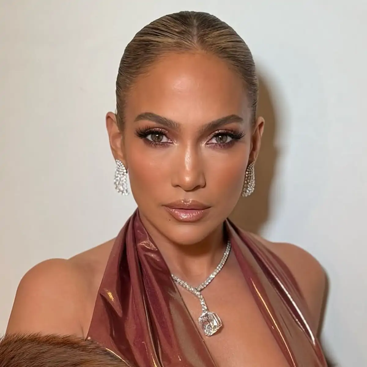 Jennifer Lopez (56 años) revela el snack de su infancia en el Bronx: “Jamón y queso en un ...