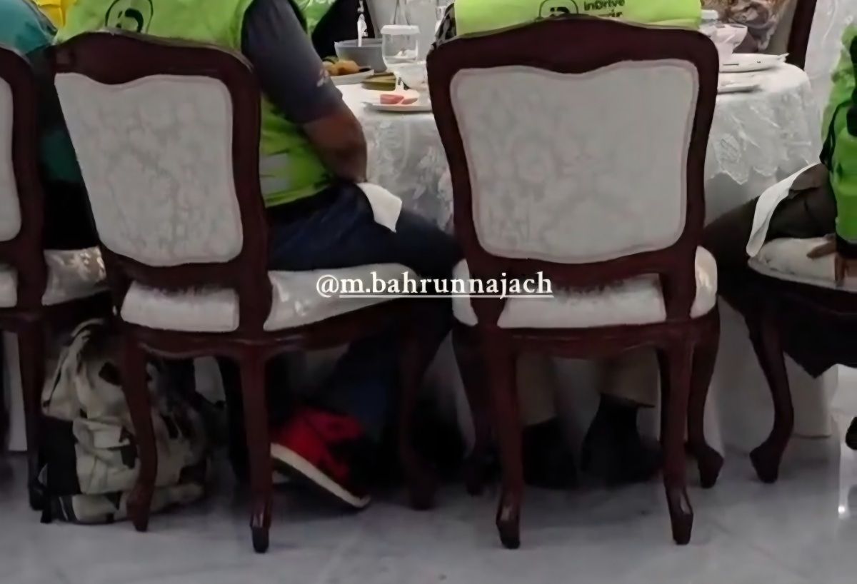 Arief Driver Ojol yang Pakai Sepatu Nike Air Jordan saat Temui Wapres Gibran: Rp 200 Ribu Ori ga ...