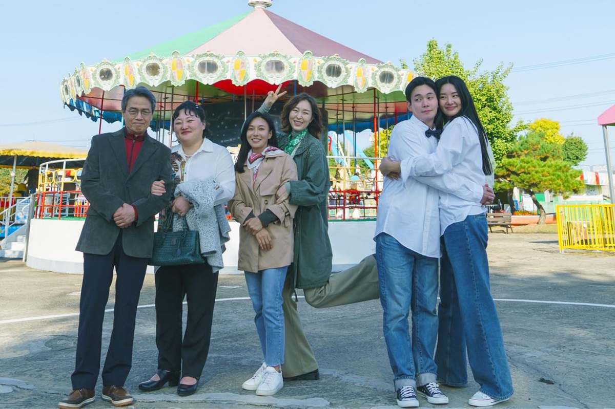 (Movie Review) 'Homeward Bound,' compelling family drama with touches ...