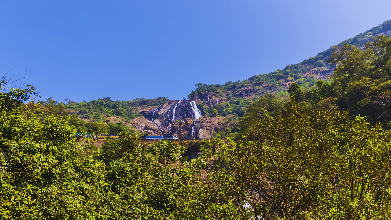 6 offbeat train stops across India that every train lover must explore