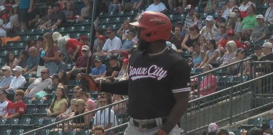 X’s D’Shawn Knowles & Abdiel Layer receive league wide honors