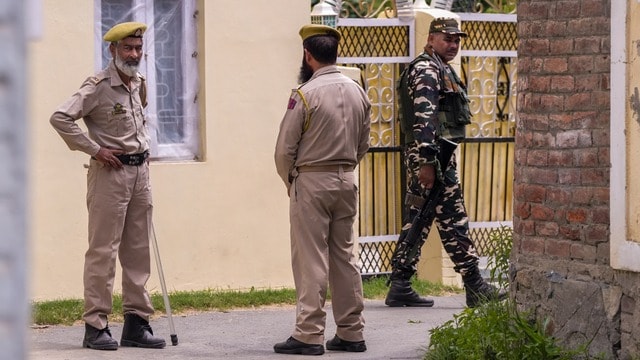 पूर्व पति को फंसाने के लिए घर पर रखवाया फेक IED, महिला वकील की खतरनाक ...