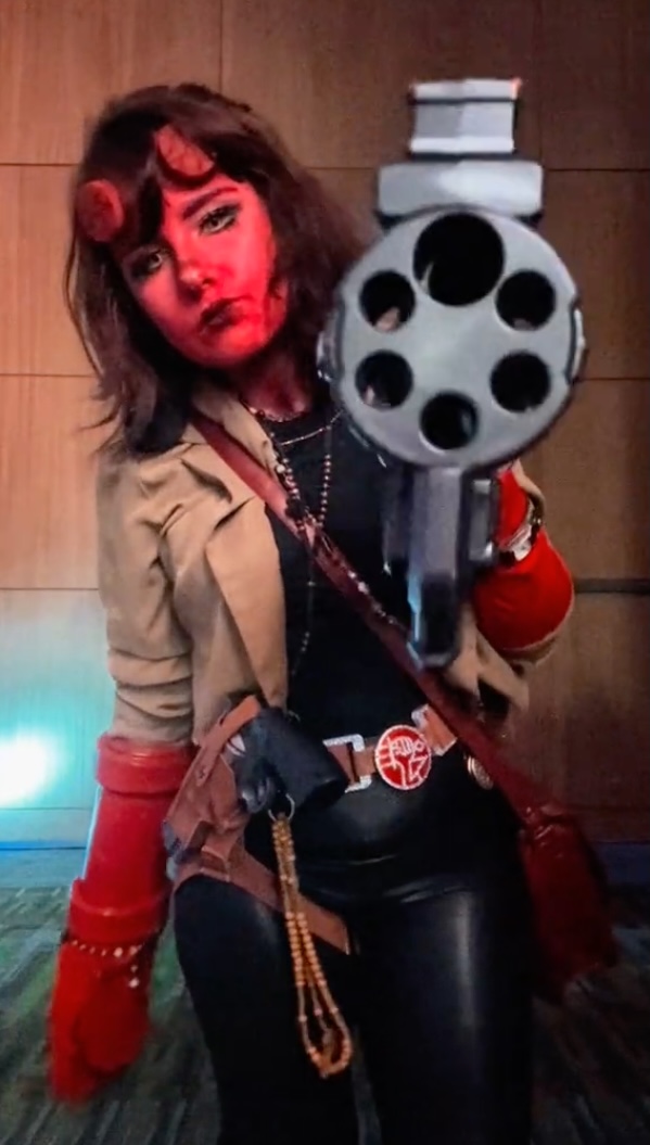 Cosplay influencer ‘Kit Noel’ arrested for threatening to blow up rival ...