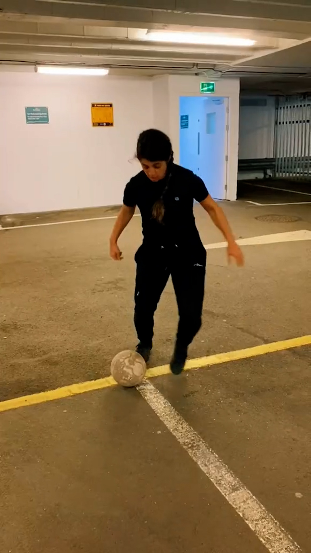 Creative Pattern Ball Juggling Training – Soccer