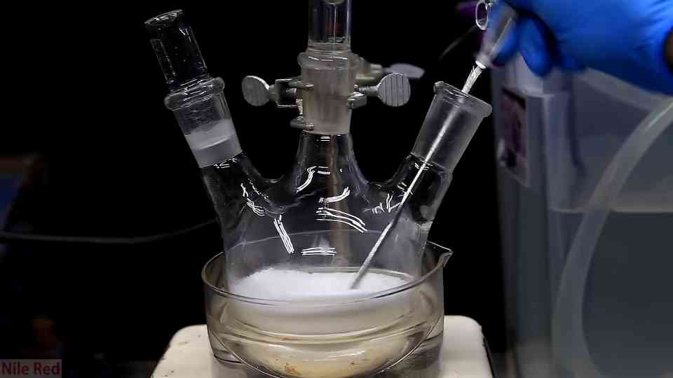 The Extreme Chemistry Behind Liquid Ammonia And Alkali Metals