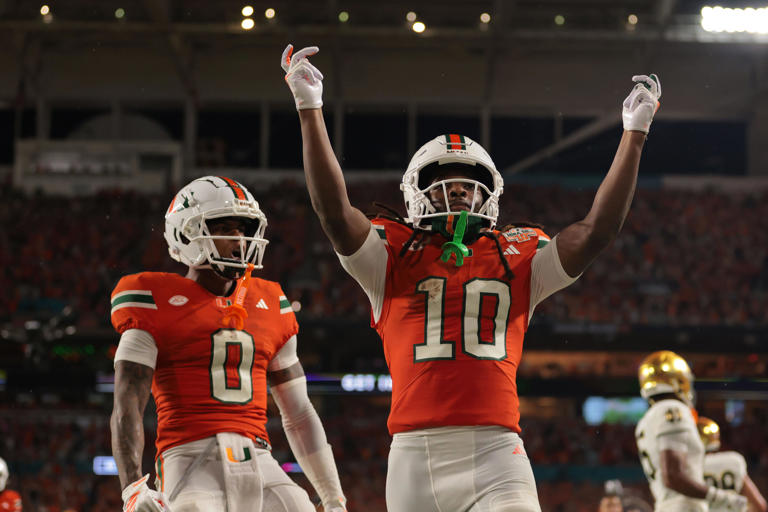 Miami Hurricanes football moves up in new Coaches Poll. See how high ...