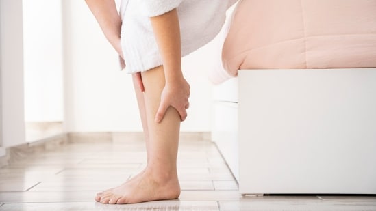 Doctor says this simple 5-second test on your leg could signal heart ...