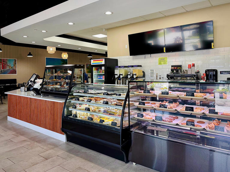 Restaurants offering Thanksgiving 2025 meals to-go in Daytona Beach ...