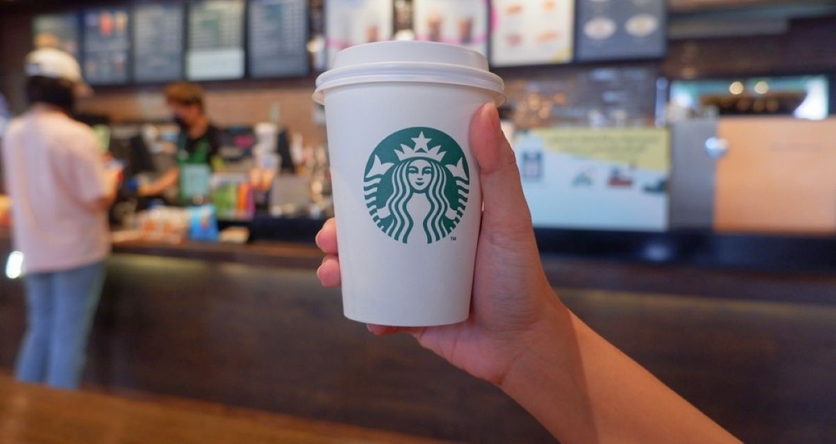 Couple Charged $4,500 for Starbucks Coffee After Selecting ‘No Tip’