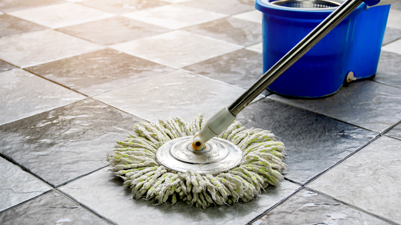 Are you mopping the floor right? 4 mistakes that make the floor dirtier ...