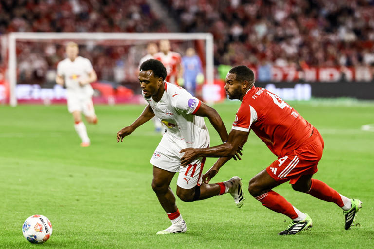Soccer: Openda joins Juve from Leipzig