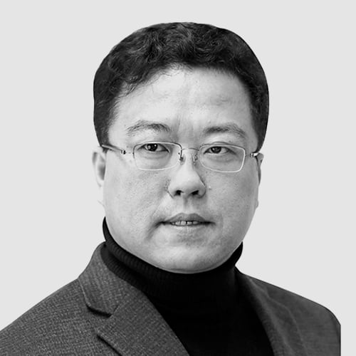 Cho Yong-pil: The singer philosopher