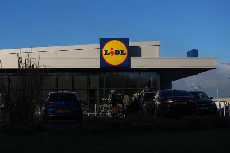 Lidl to introduce new £13.95 payment rule for all UK supermarkets from ...