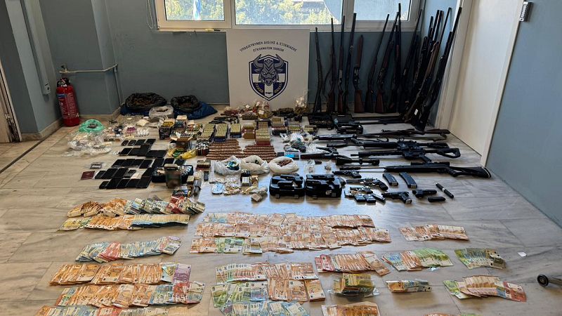 Σκιώδης αυτοκρατορία εγκλήματος στην Κρήτη: Ναρκωτικά, όπλα, εκρηκτικά ...
