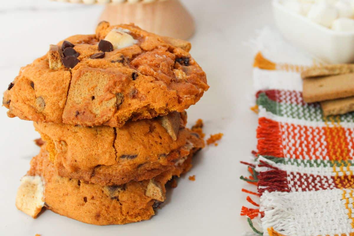 Easy Pumpkin Smores Cookies Recipe