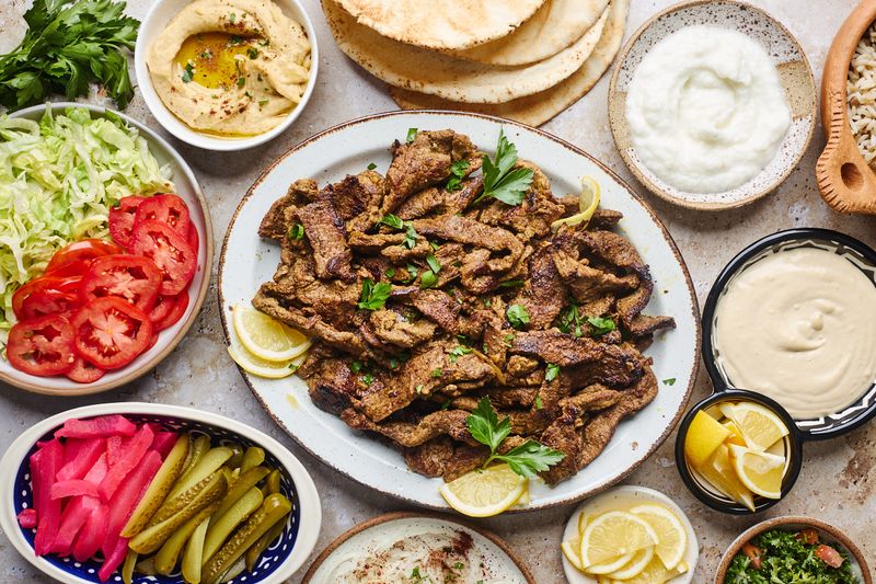 What Beginners Should Learn Before Ordering Shawarma