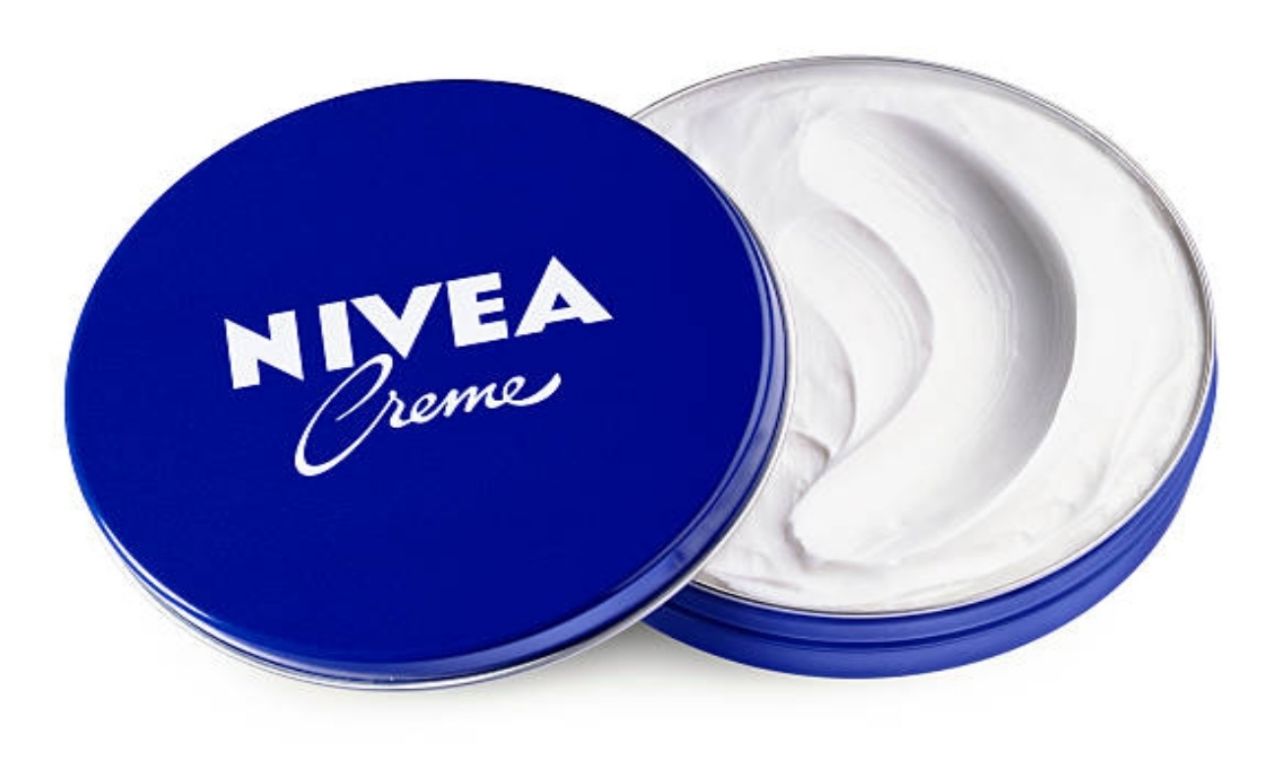 ¿Qué tan buena es la crema Nivea de lata azul para tu rostro y cuerpo ...