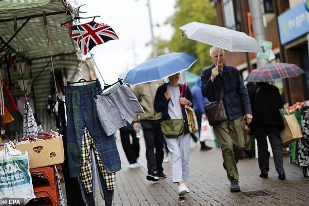 Heavy rain and strong winds are set to sweep across Britain as warmest ...