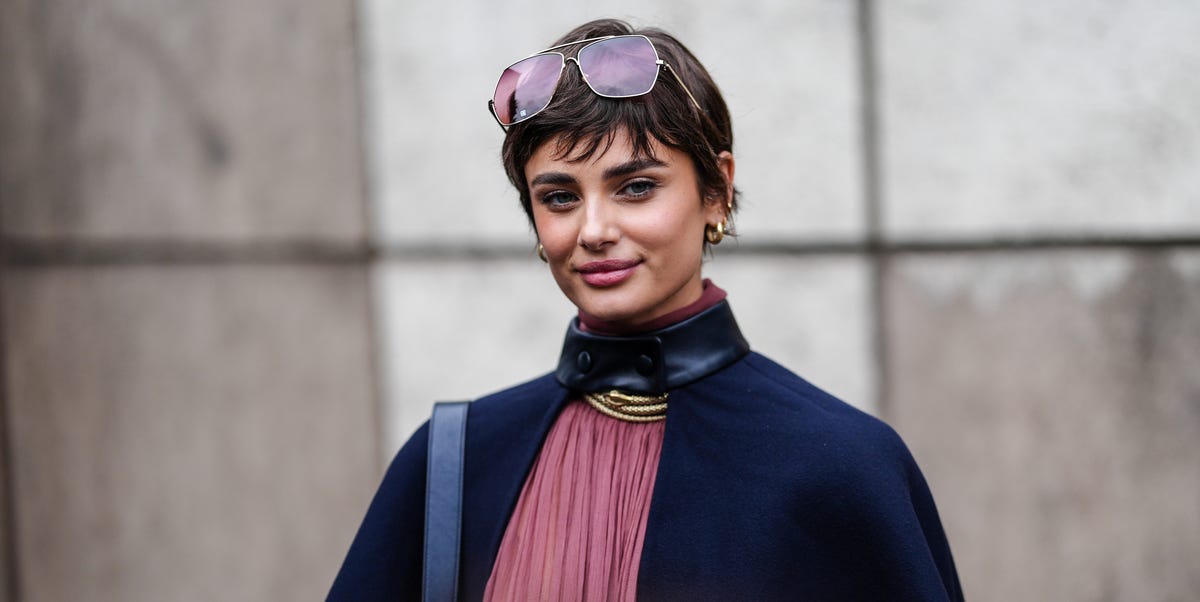 How To Grow Out Your Pixie Cut, From In-Between Hairstyles To Clever ...