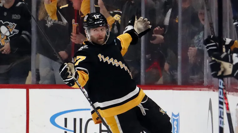 Bryan Rust dealt to hometown Red Wings in analyst's latest trade idea