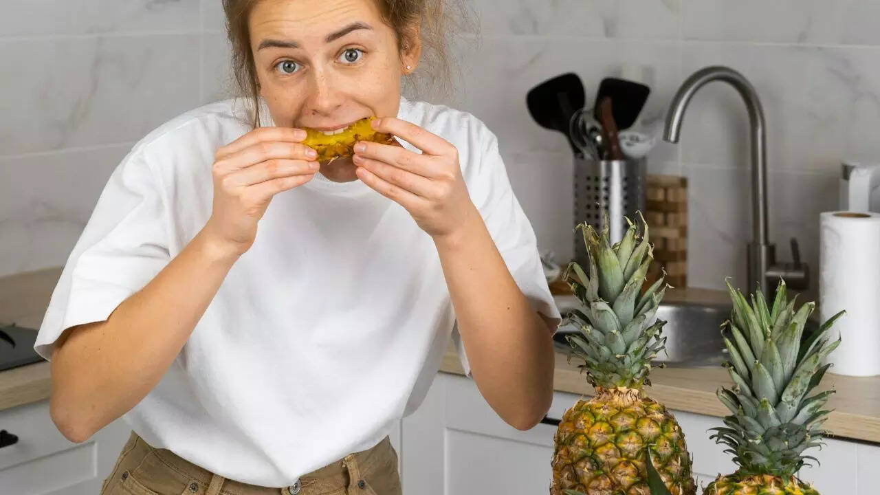 6 types of people who should avoid eating pineapples: Hidden health ...
