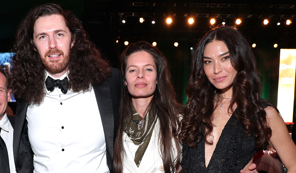 Who is Hozier's glamorous girlfriend Hana Mayeda?