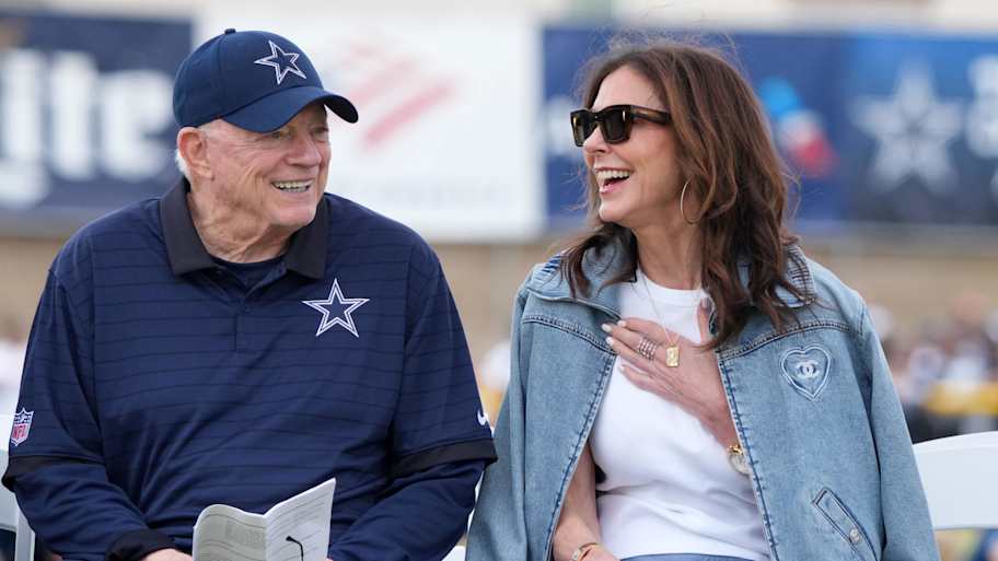 DeMarvion Overshown shares how Charlotte Jones helped land No. 0 jersey