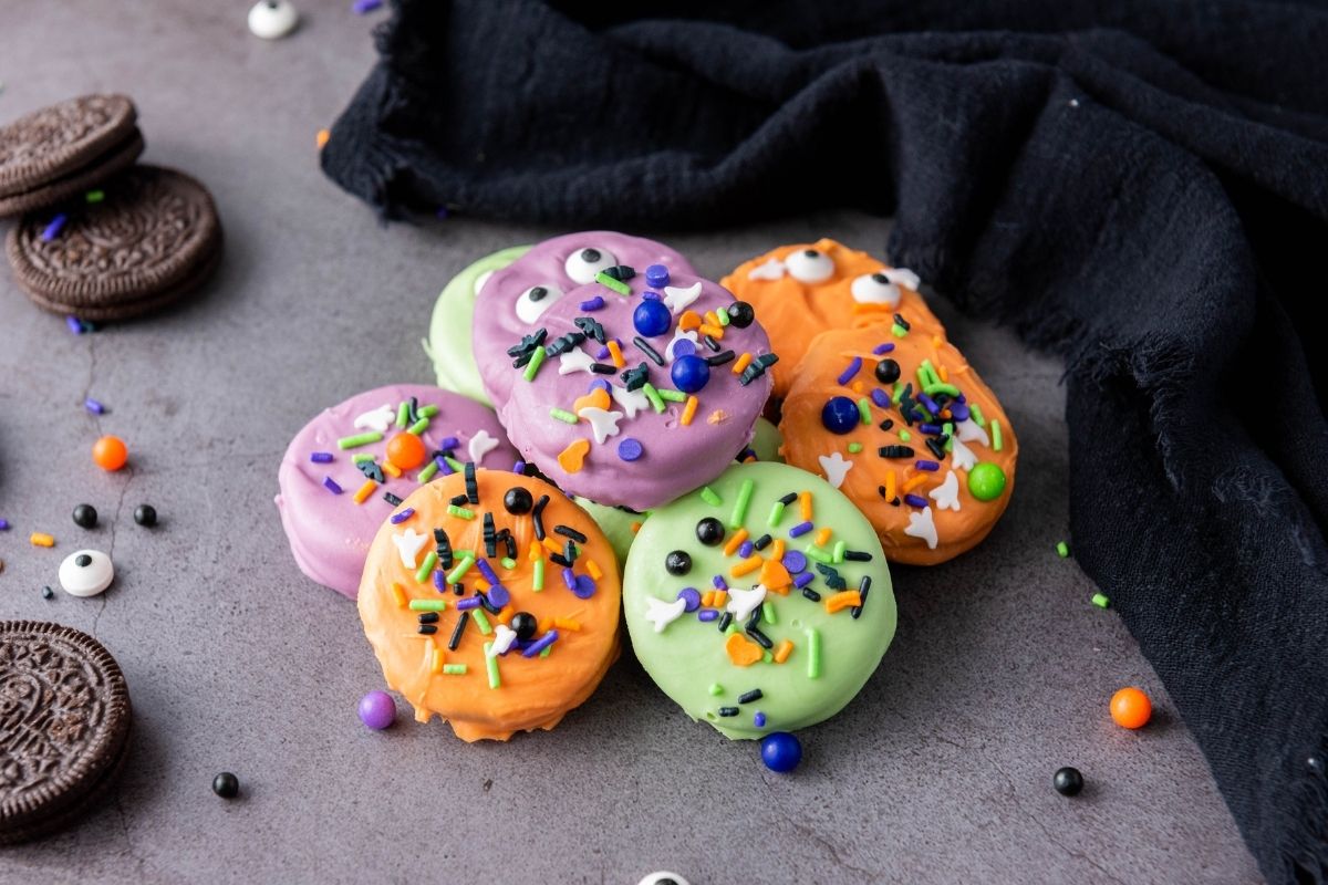 9 Fun Halloween Recipes That Keep the Party Fed and the Lights Dim