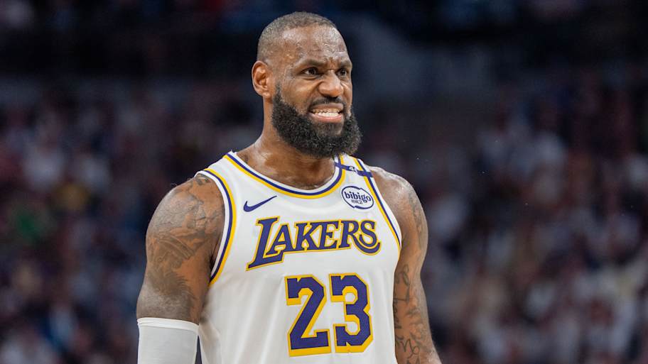 Ex-NBA Vet Shuts Down LeBron James Critics After Viral Video