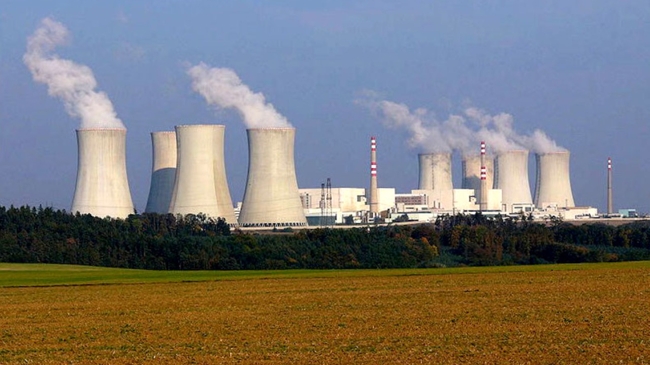 Real‑time 3D monitoring of reactor corrosion advances nuclear safety