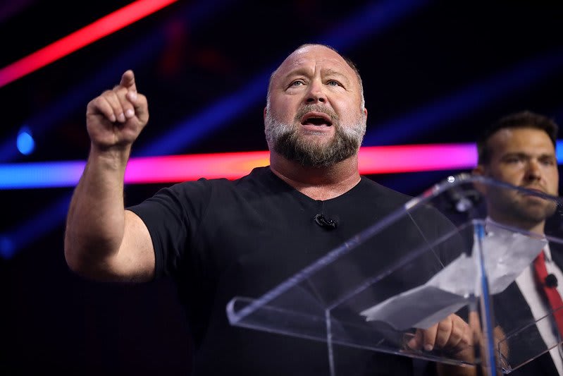 InfoWars host abruptly splits with Alex Jones over ‘too anti-Trump’ label