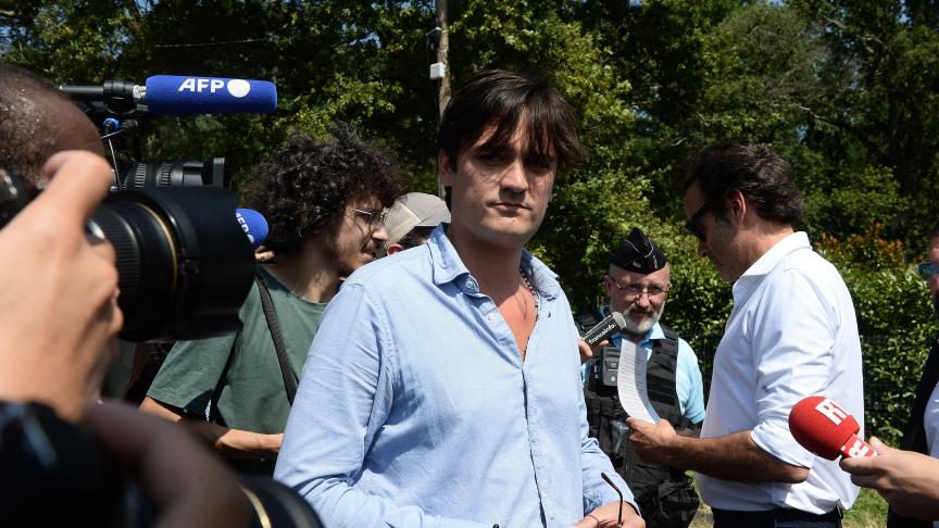Héritage d’Alain Delon : Alain-Fabien attaque son frère Anthony pour ...