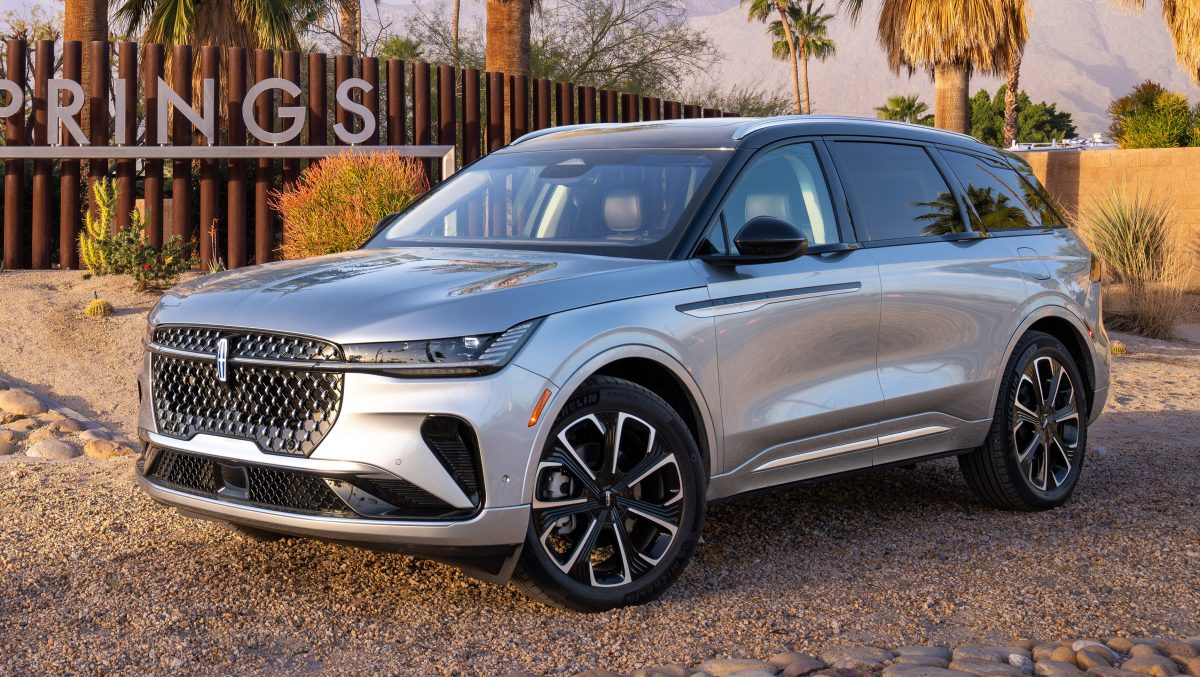 Road Test: The 2025 Lincoln Nautilus Is a Sophisticated, Ultra ...