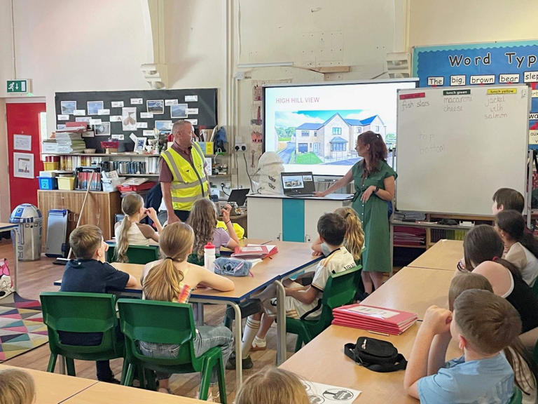 Glossop children learn housebuilding lesson