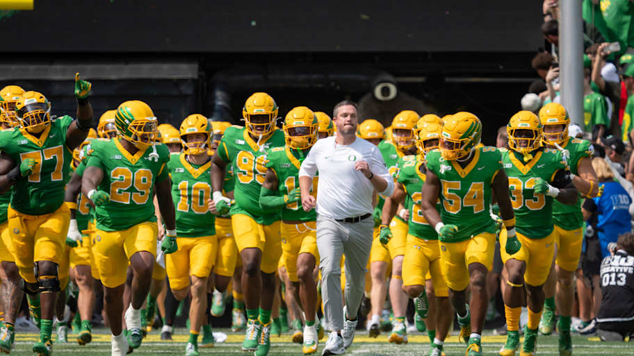 Oregon Ducks' Dan Lanning Gives Injury Update Before Oklahoma State Matchup
