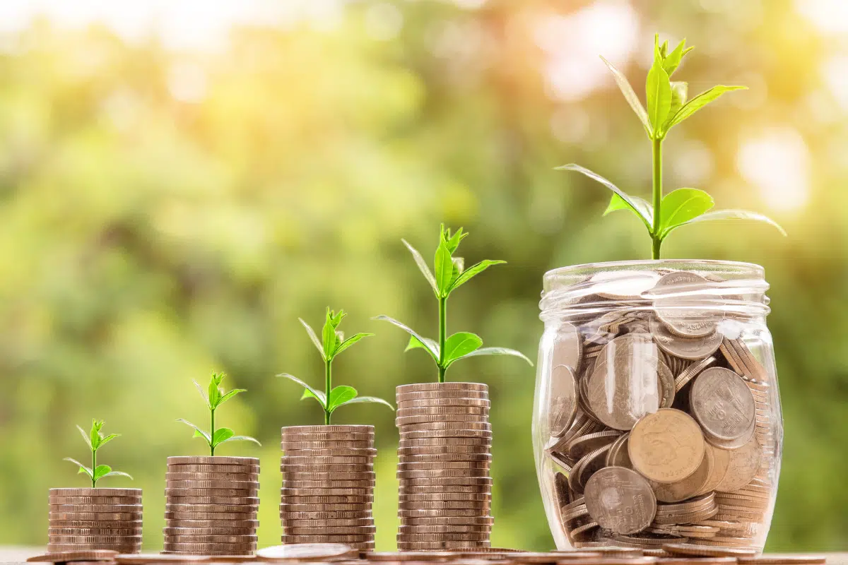 14 Things People Waste Money On Without Realizing