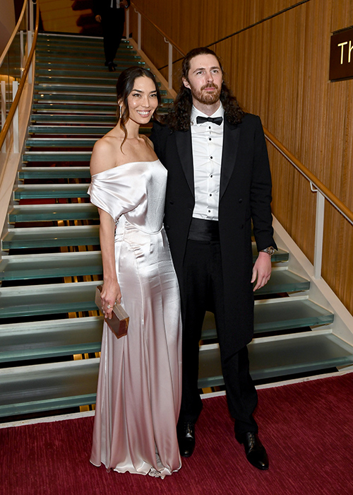 Who is Hozier's glamorous girlfriend Hana Mayeda?