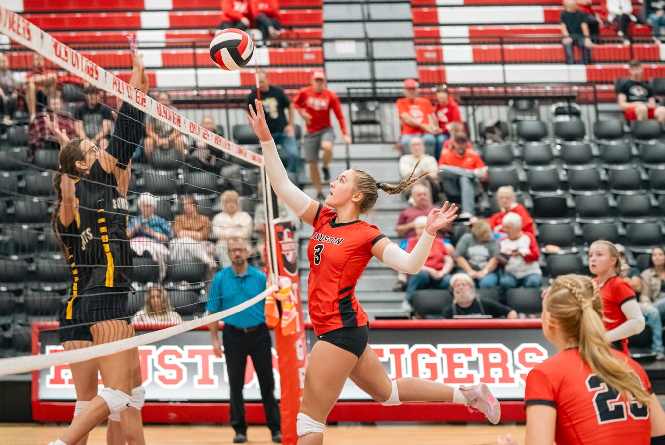 Veteran and gritty group leads HHS volleyball into 2025 season