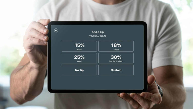 An ice cream shop's sign about tipping went viral - but not for the ...