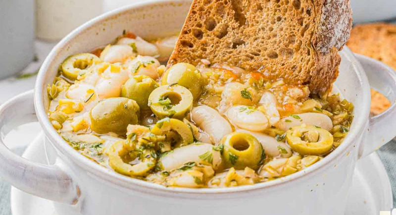 20 Recipes For Shifting Into Soup Mode