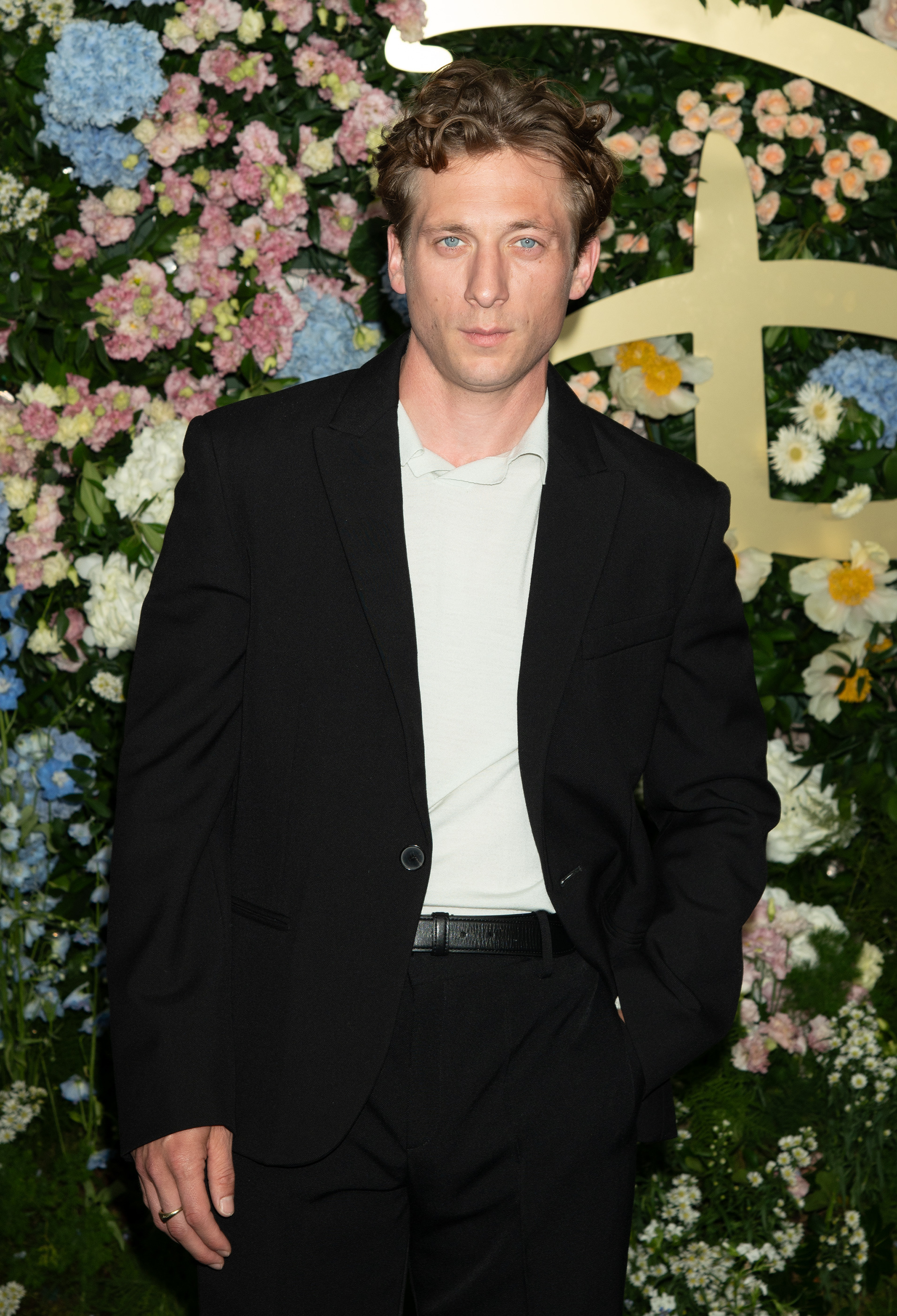 Jeremy Allen White quit drinking when he came 'really close to losing ...