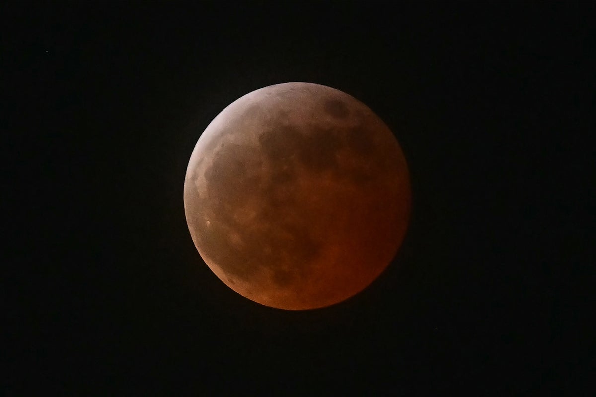 ‘Blood Moon’ lunar eclipse: When and how to see the Moon turn red in ...