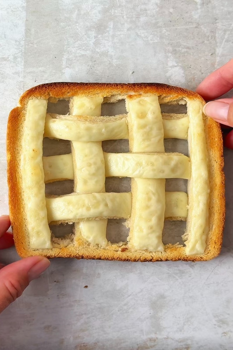 Viral Woven Toast - Tosta de queijo com um toque especial